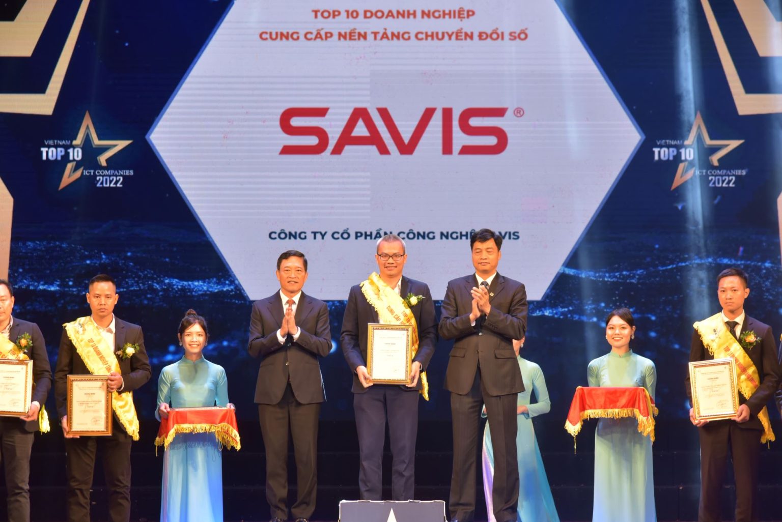 SAVIS và SAVIS Digital được vinh danh ở 03 lĩnh vực tại Lễ trao giải TOP 10 doanh nghiệp CNTT ...